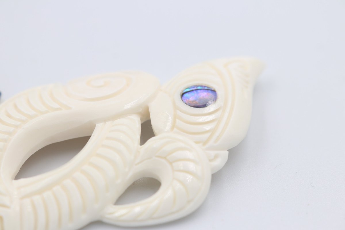 Bone Peka Peka pendent – Stonex Jewellers